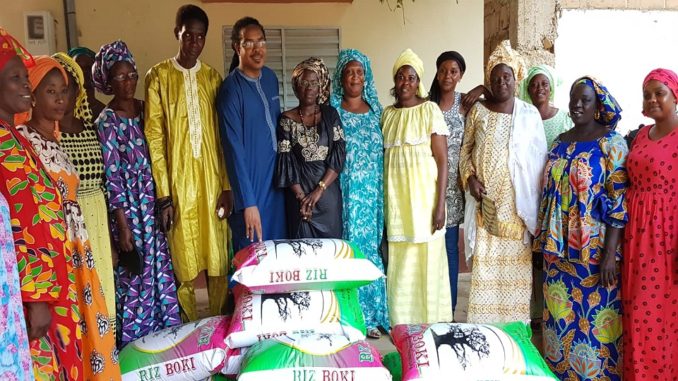 Vidéo/ La première Dame Marième Fall Sall offre 3 t de riz aux ...