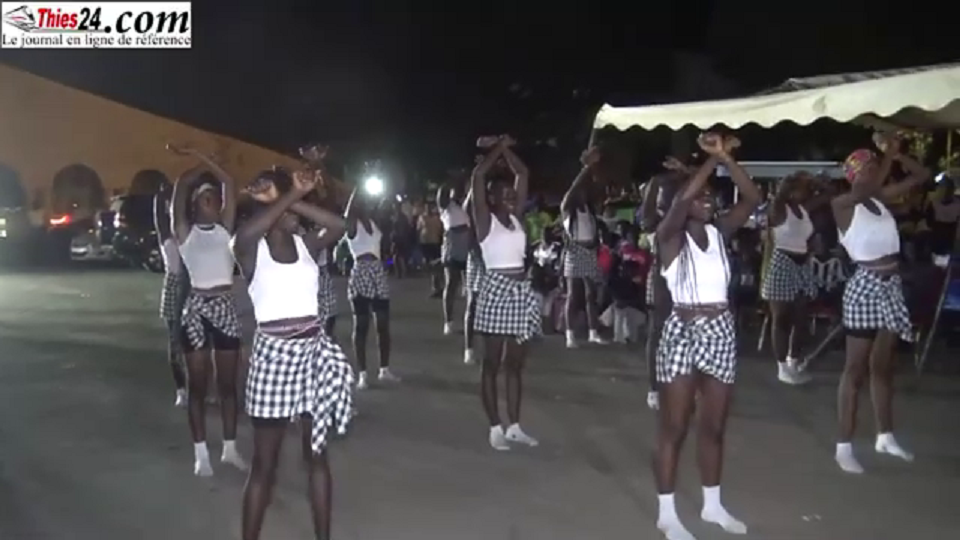 Vidéo/ Ouverture festival Kaay Thiès, la prestation des majorettes et ...