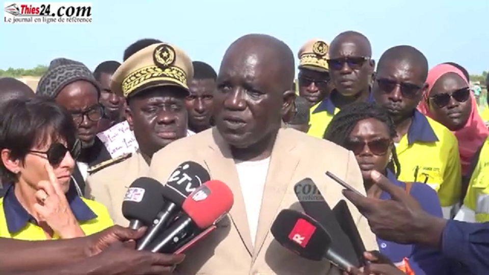 Vidéo/ Tension sur le ciment, ce qu'en pense Oumar Sarr Ministre des ...